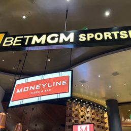 MONEYLINE PIZZA & BAR - Updated December 2025 - 1377 Photos & 1036 ...