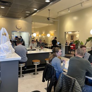 NOOKIES ON WELLS - Updated October 2025 - 474 Photos & 892 Reviews ...