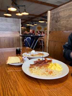 THE MACHINE SHED - PEWAUKEE - Updated December 2024 - 178 Photos & 223 ...