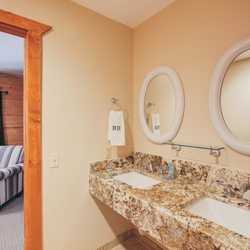 THE RALEIGH HOUSE - DENVER - 39 Photos & 14 Reviews - 4401 S Quebec St ...