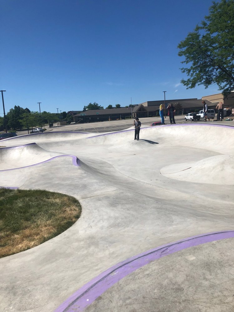 SKATE PARK SULLIVAN COMMUNITY CENTER - 635 N Aspen Dr, Vernon Hills ...