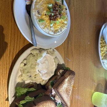 THE MACHINE SHED - APPLETON - Updated June 2024 - 143 Photos & 161 ...