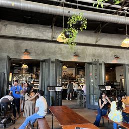 CENTRAL MACHINE WORKS BREWERY AND BEER HALL - Updated July 2025 - 474 ...