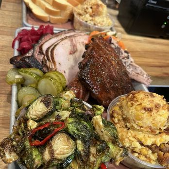 TRUTH BBQ - Updated January 2025 - 2115 Photos & 1134 Reviews - 110 S ...