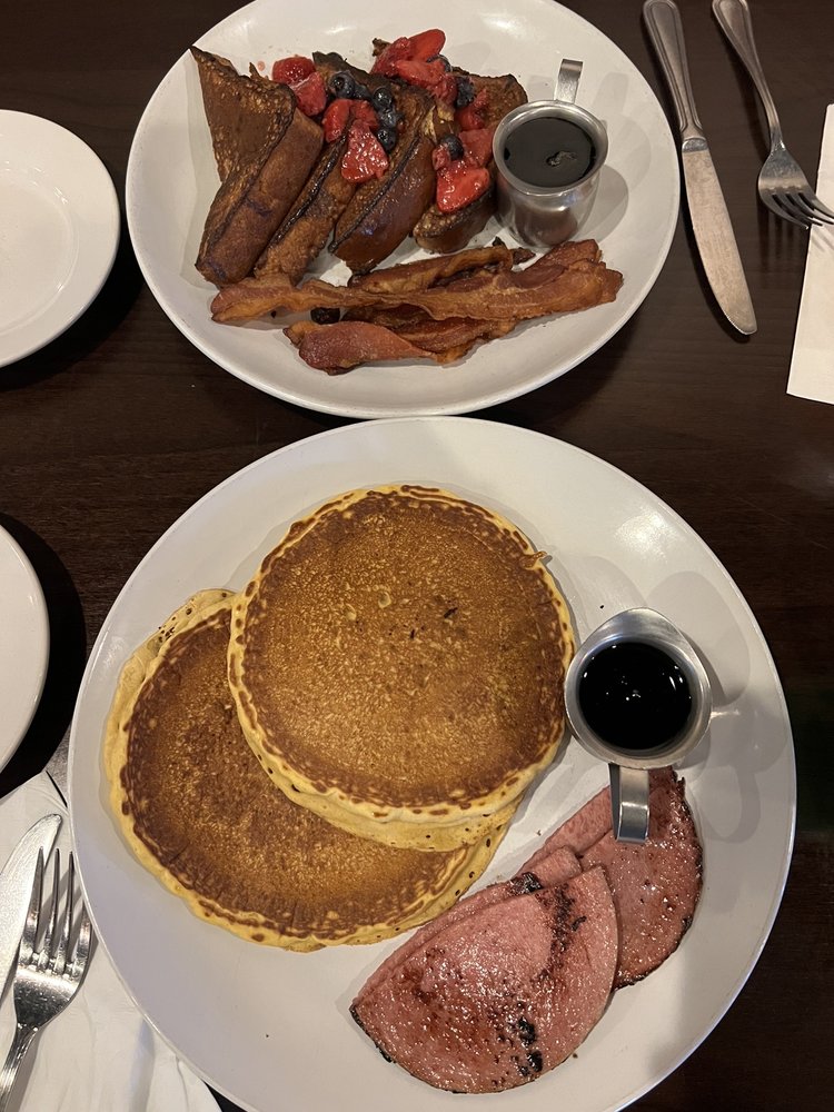 CENTER SQUARE TAVERN - 77 Photos & 117 Reviews - 120 Center Square Rd ...