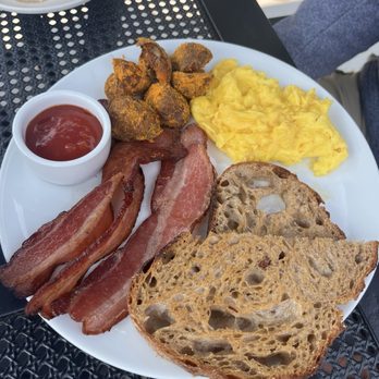 EDEN - Updated January 2026 - 1115 Photos & 431 Reviews - 2734 W Roscoe ...