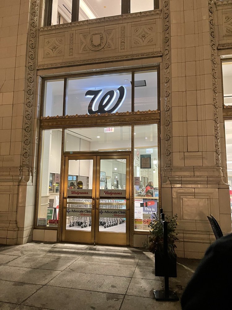 WALGREENS - 85 Photos & 52 Reviews - 410 N Michigan Ave, Chicago ...