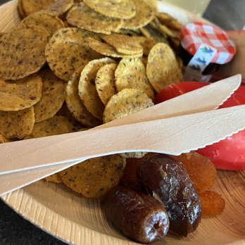 APRÈS - Updated July 2024 - 117 Photos & 40 Reviews - 148 Anderson St ...