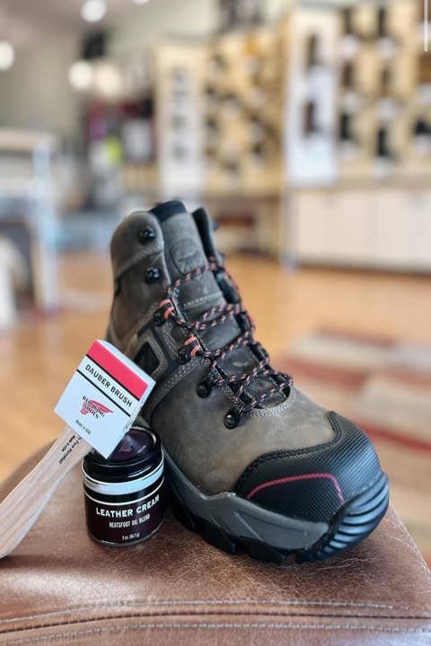 RED WING SHOE STORE - Updated July 2024 - 24 Photos - 907 W Marketview ...