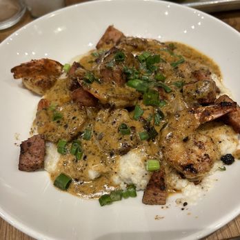 CHARLOS - Updated August 2024 - 28 Photos & 28 Reviews - 45 N Fountain ...