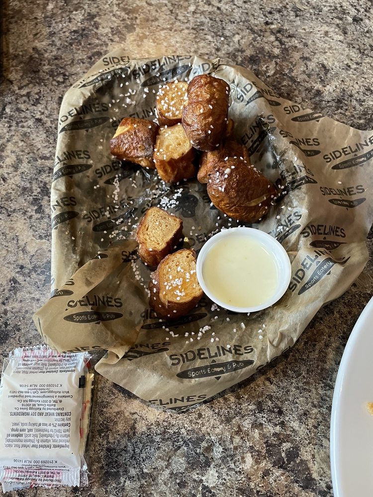 SIDELINES SPORTS EATERY - MELLWOOD - Updated October 2025 - 16 Photos ...