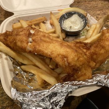 THE VILLAGE INN - Updated December 2025 - 84 Photos & 99 Reviews - 1488 ...