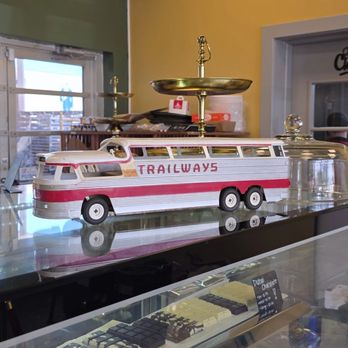 GRIFFIN LOUNGE - Updated January 2026 - 100 Photos & 25 Reviews - 108 E ...