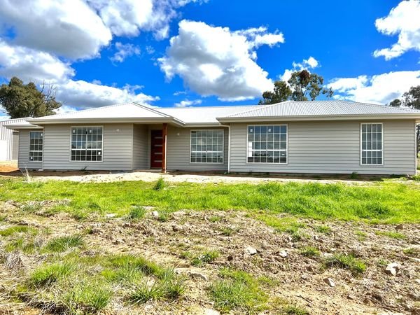 STROUD HOMES YOUNG & GOULBURN - 11 Photos - 6/115 Lovell St, Young New ...