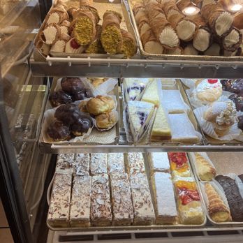 MARA’S ITALIAN PASTRY - Updated May 2024 - 750 Photos & 704 Reviews ...