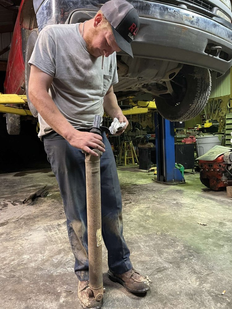 CARSON’S GARAGE - Updated July 2025 - 543 Barker Rd, California ...