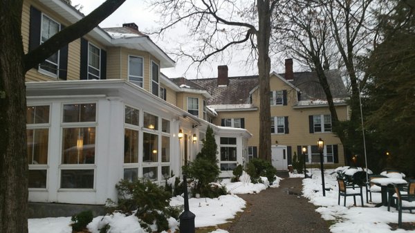 THE VILLAGE INN - Updated October 2025 - 16 Photos & 18 Reviews - 16 ...