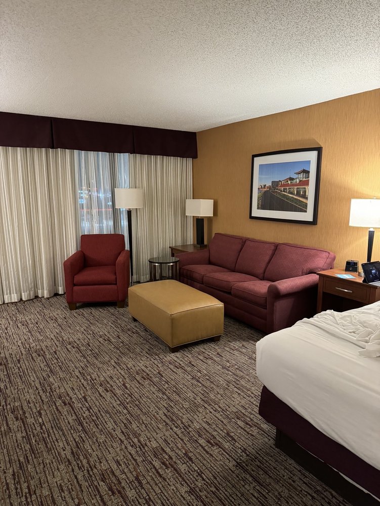 DRURY INN & SUITES EVANSVILLE EAST - Updated July 2025 - 68 Photos & 32 ...