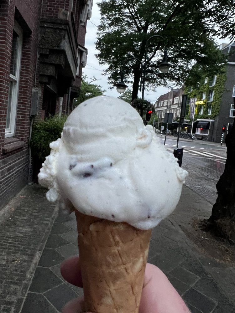 IJSBOUTIQUE - 25 Photos & 12 Reviews - Johannes Verhulststraat 107h ...