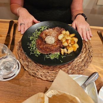 RISERVA 1895 - Updated December 2025 - 16 Photos - 595 Engineer Rd ...