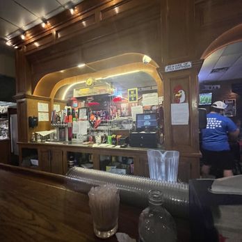 EISCHEN’S BAR - Updated December 2024 - 528 Photos & 394 Reviews - 109 ...