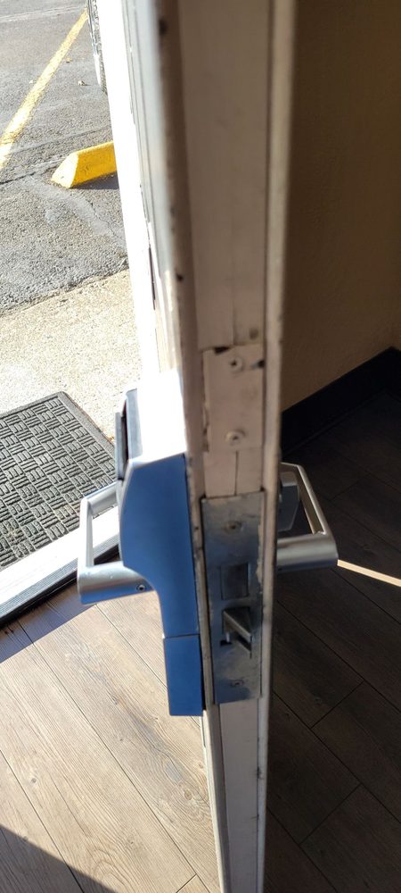 VILLAGE INN HOTEL - Updated December 2025 - 60 Photos & 47 Reviews ...