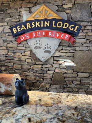 BEARSKIN LODGE ON THE RIVER - 56 Photos & 70 Reviews - 840 River Rd ...