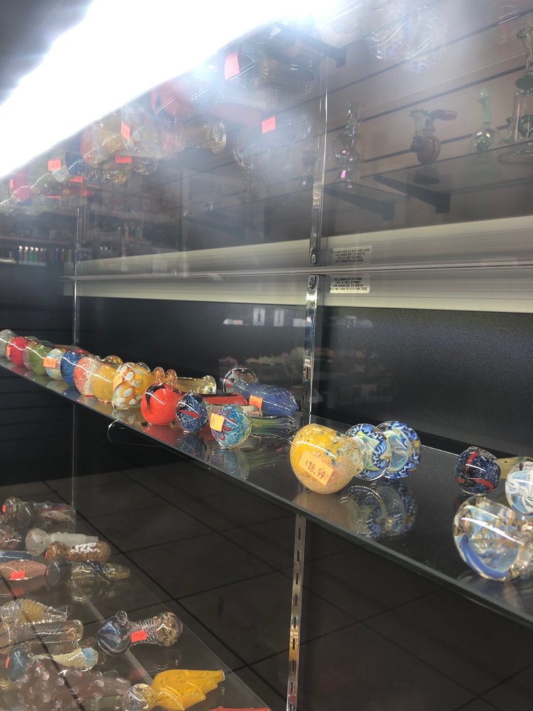 SMOKE EZ - Updated July 2025 - 47 Photos - 16925, Los Angeles ...