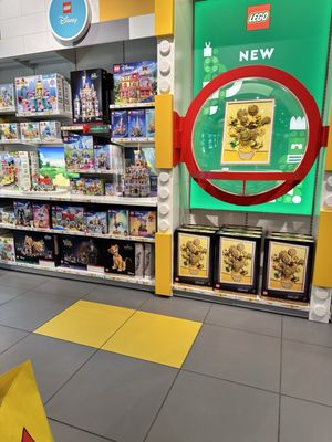 THE LEGO STORE - Updated August 2025 - 58 Photos - 172 Central Park Ave ...