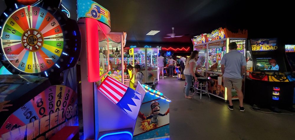 FUN WORLD ARCADE - 42 Photos & 24 Reviews - Arcades - 127 Canada St ...