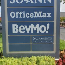 SACRAMENTO CREDIT UNION - 3102 Arden Way, Sacramento, California ...