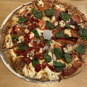 PIZZA DECK - 130 Photos & 154 Reviews - 9010 Curry Village Dr, Yosemite ...