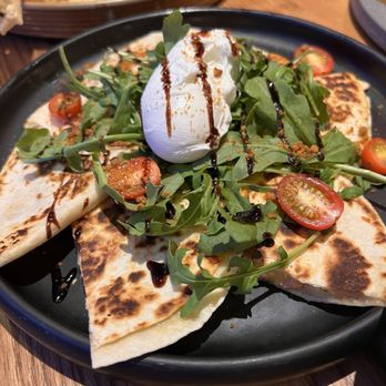 LE LERT - Updated December 2025 - 172 Photos & 24 Reviews - 27 Carlton ...