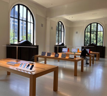 APPLE CARNEGIE LIBRARY - Updated December 2025 - 313 Photos & 104 ...