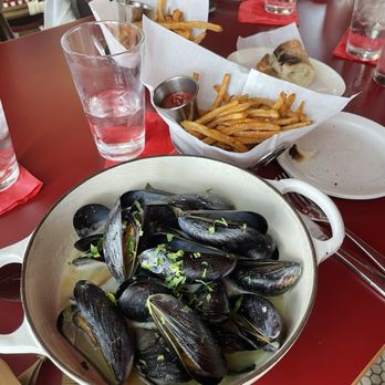 TOULOUSE CAFÉ AND BAR - Updated April 2025 - 1009 Photos & 856 Reviews ...