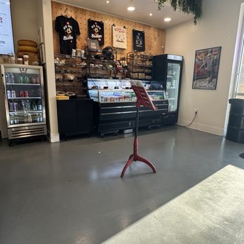 BIG BON BODEGA - Updated December 2025 - 76 Photos & 29 Reviews - 100 ...