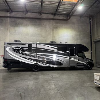 GIANT RV - Updated March 2025 - 186 Photos & 335 Reviews - 11111 ...