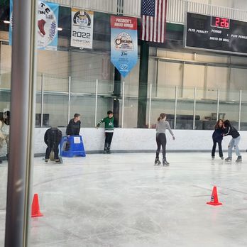 ICE & FIELD AT THE CROSSOVER - Updated December 2025 - 34 Photos - 1717 ...