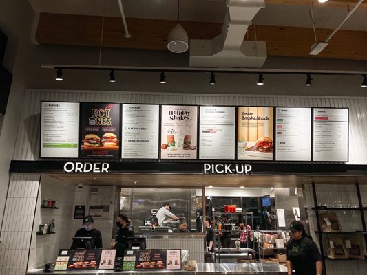 SHAKE SHACK ROSEDALE CENTER - Updated August 2025 - 50 Photos & 67 ...