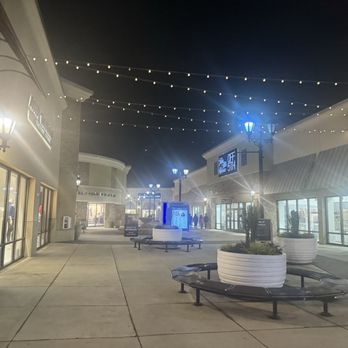 CHARLOTTE PREMIUM OUTLETS - Updated December 2025 - 218 Photos & 192 ...