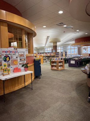 BENTONVILLE PUBLIC LIBRARY - Updated December 2025 - 72 Photos - 405 S ...