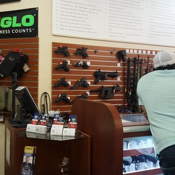 SHOOT SMART - Updated June 2024 - 50 Photos & 117 Reviews - 10305 N Fwy ...