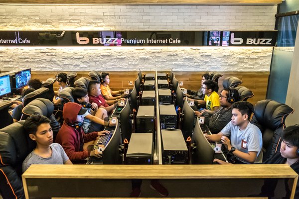 BUZZ PREMIUM INTERNET CAFE - Updated September 2025 - Golan Plaza, 333 ...