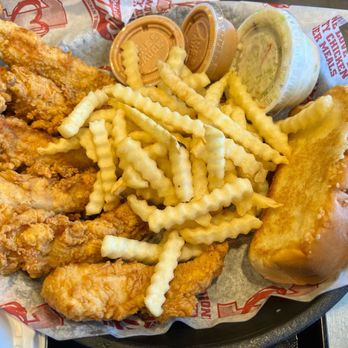 RAISING CANE’S CHICKEN FINGERS - Updated January 2026 - 18 Photos & 29 ...