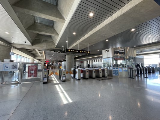 BART - MILLBRAE STATION - 153 Photos & 181 Reviews - 200 N Rollins Rd ...