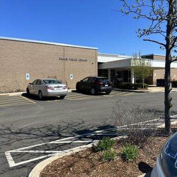 SKOKIE PUBLIC LIBRARY - Updated November 2025 - 545 Photos & 91 Reviews ...