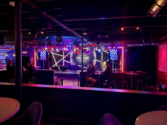 STRUT BAR & CLUB - Updated November 2025 - 175 Photos & 252 Reviews ...