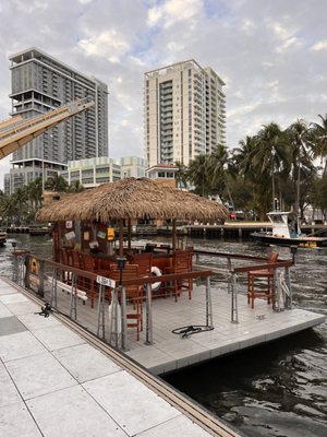 TAK-IT-EZ TIKI - Updated December 2025 - 22 Photos - 200 S Andrews Ave ...