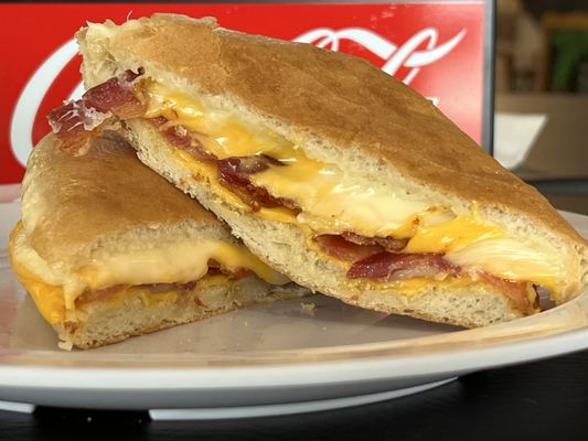 JILLY’S CAFE - Updated December 2025 - 11 Photos - 18427 Ohio St ...