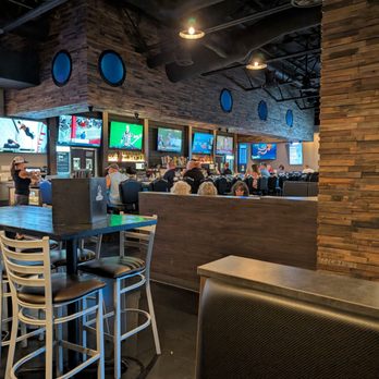 FLOWING TIDE PUB 10 - Updated December 2025 - 102 Photos & 87 Reviews ...